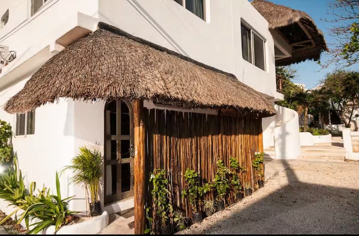 Just Off The Beach Escape With Private Entrance - Akumal