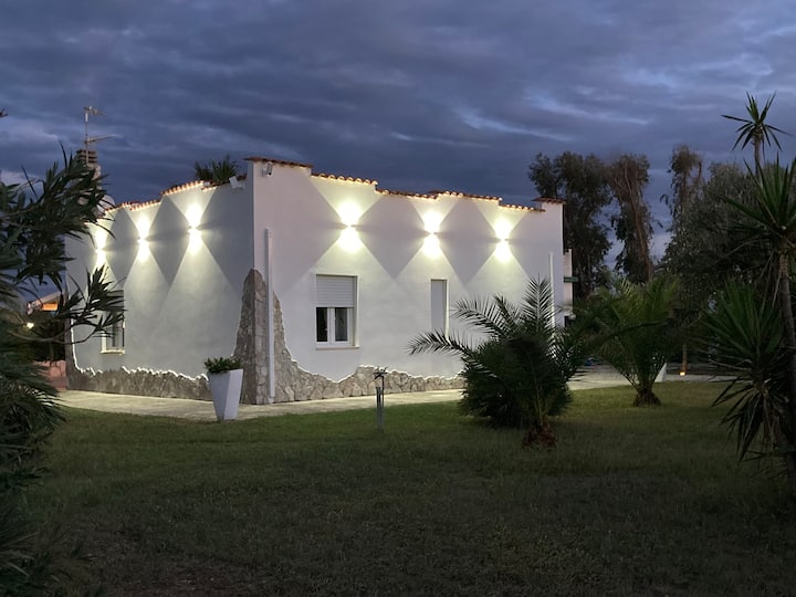 Baia Dell'alba : Une Hacienda Au Bord De Plage - Petacciato