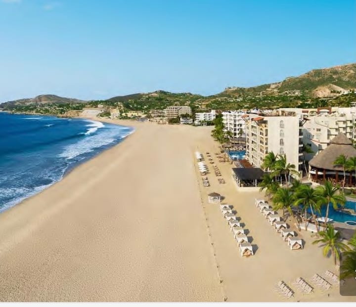 Beach Front Gorgeous Corner Unit - San José del Cabo