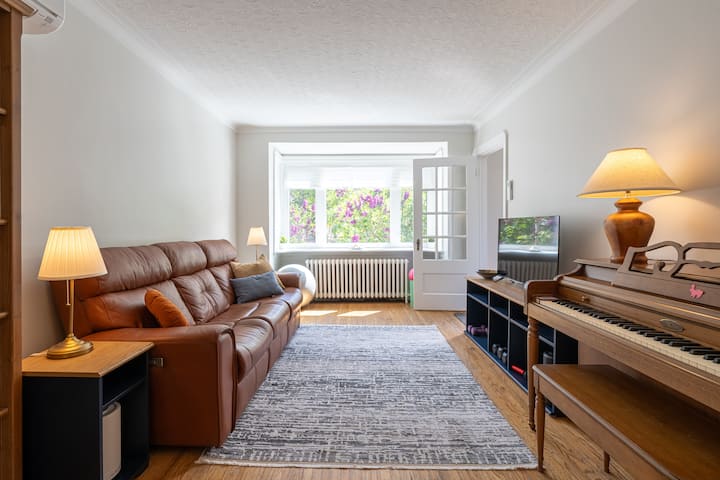 Charming Midtown Bungalow | Parking | Near Ttc - Toronto
