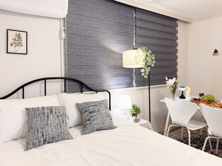 #신림#지하철7분#고급 헤어드라이어2#강남 홍대 여의도 서울대#Lady 선호 숙소#웰컴스낵 - 평촌동