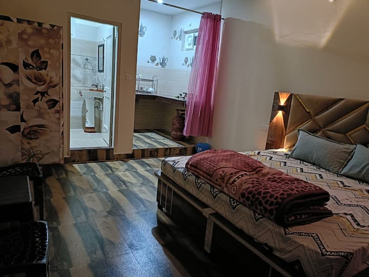 Praveen House, Mcleod
Ganj - Dharamsala