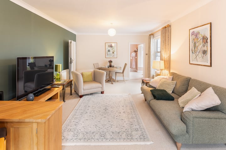 Family Cottage With Sea Views, Parking & Garden - Lyme Regis