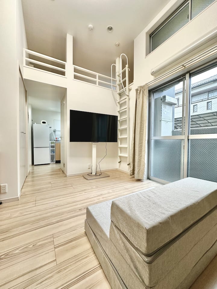 Minimal Dwelling For After Game Baseball Fans - 愛知郡
