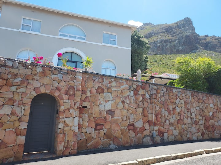 Penrose House | Ocean Views - Cape Town