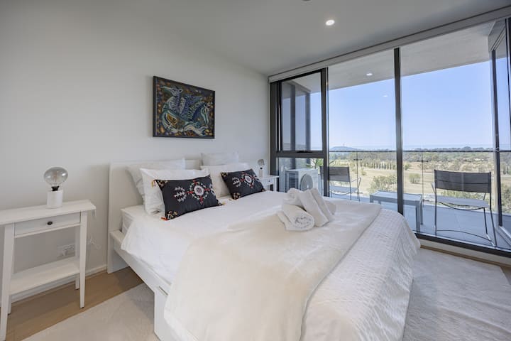 Scenic Views Of Black Mountain + Gym, Pool And Spa - Canberra