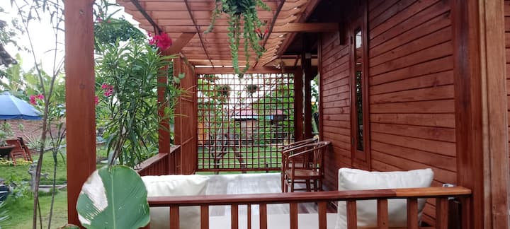 Beachfront Cabin - Seraya