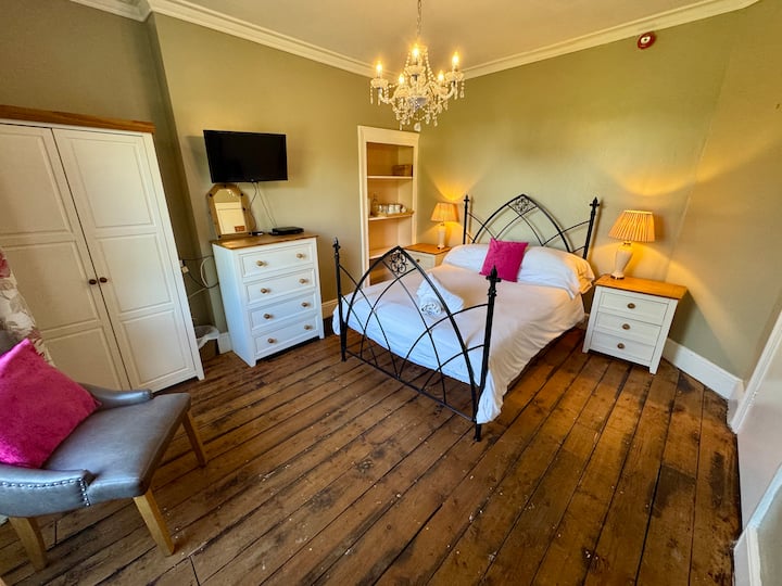 Fairhaven Stay Double Room With En Suite - No.7 - Betws-y-Coed