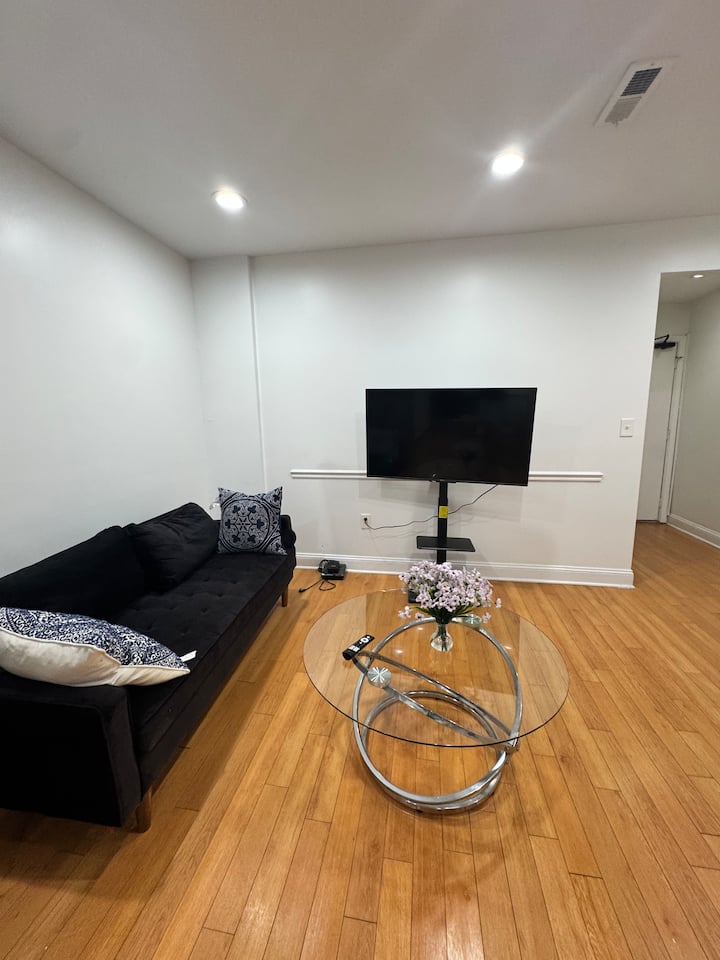 Cozy 2bdr Unit Near Union Market - Washington, D.C.