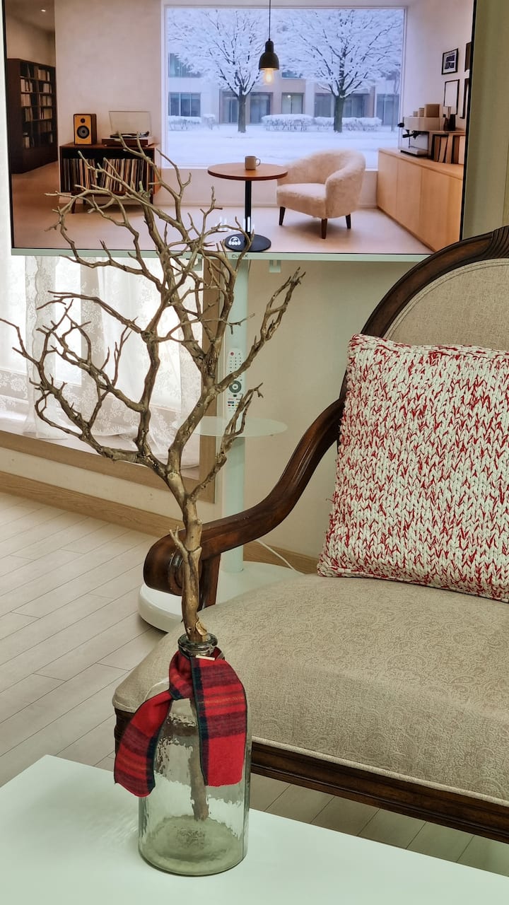 [스테이801] 41평,온돌/공방거리초입행궁최고입지/코웨이냉온정수기/비데2개/일욜퇴실12시 - Suwon-si