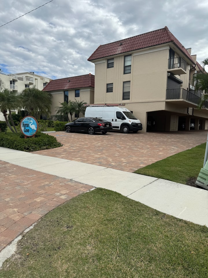 Huron Cove. - Marco Island, FL