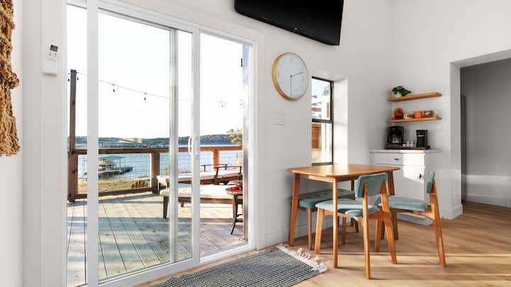 Couples Cove | On The Lake | Fire Pit - Lakeway, TX