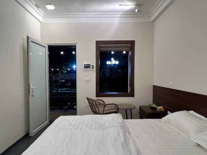 Giường King, View Bể - Quang Minh