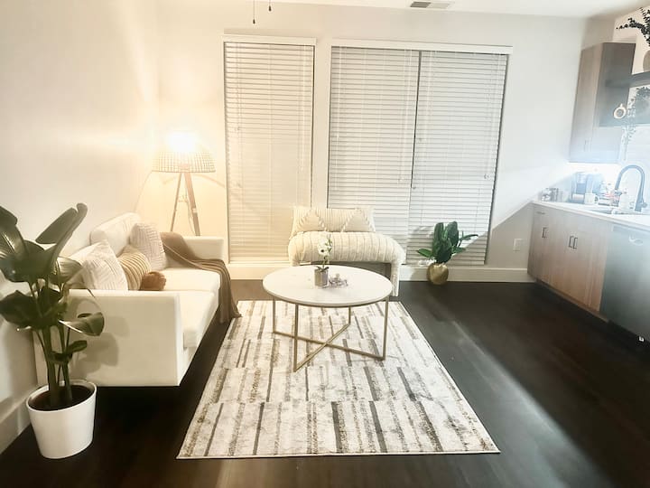 The Ivory Cove Highrise - Atlanta, GA