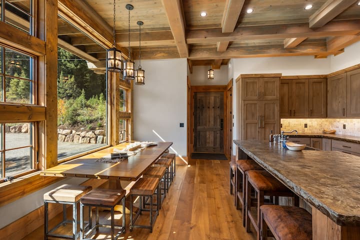 Mtn Lux Fire Tower Hot Tub, Sauna, Game/fitness - Montana