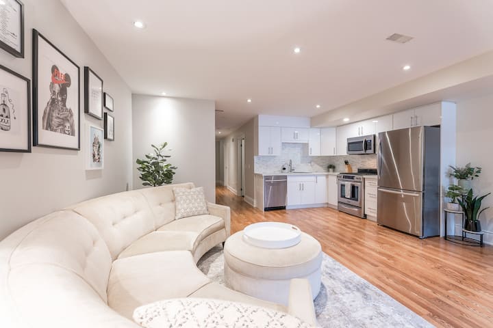 1-bedroom In 
Dovercourt Village - Toronto
