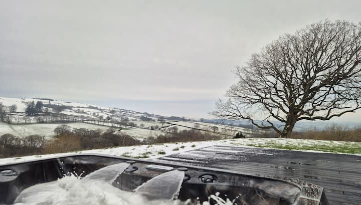 Root | Luxury Private Lodge With Hot Tub, Wales - Kerry