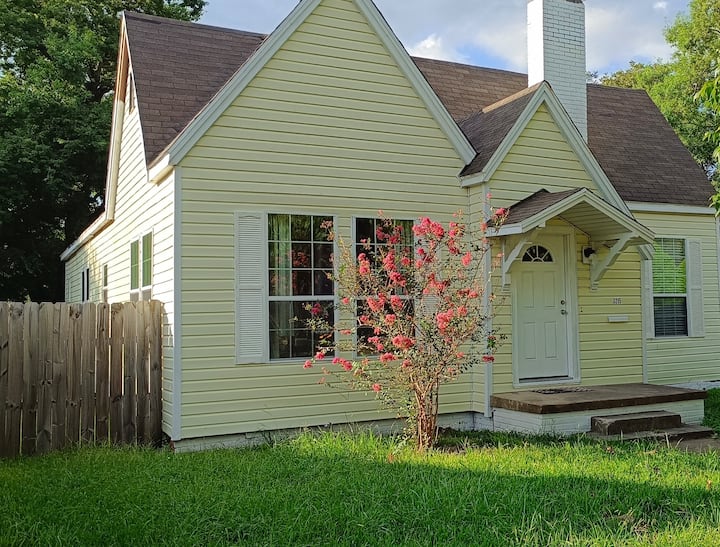 The Honest Cottage - Port Arthur, TX