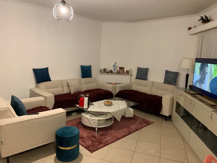 Small Room For One Person - Meise