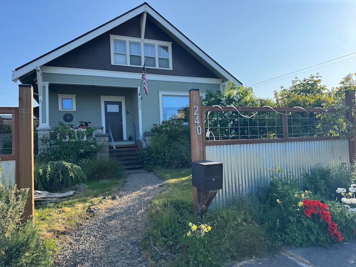 Executive Stay Modern Craftsman - Port Angeles, Washington