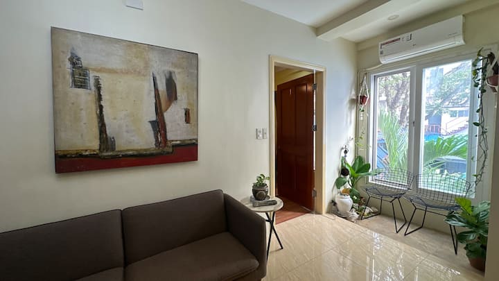 Centrally Located Budget Apartment W/kitchen - Malay