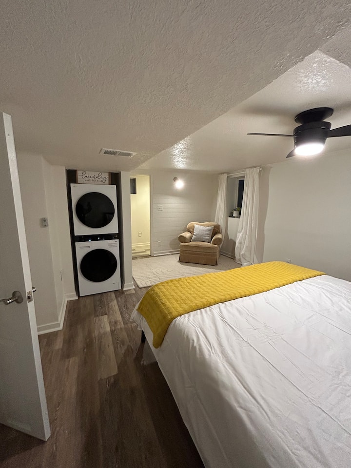 Ev Charger!walkout Basement! Pets Allowed! - Belton, MO