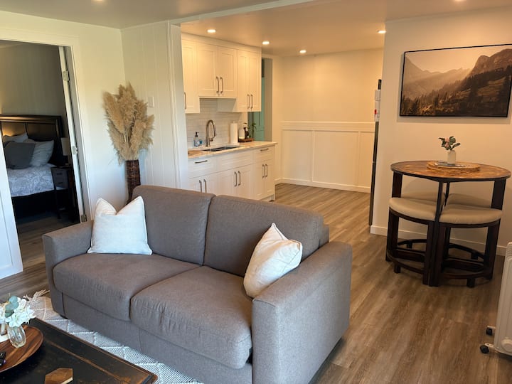 Tricia’s Hideaway
On “Tricia’s Way” - Duncan