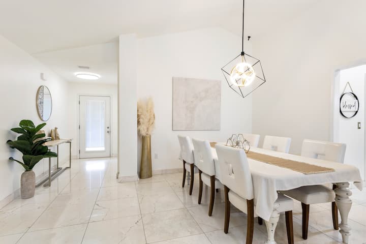 Modern Home W/ Marble Floors - Foley, AL