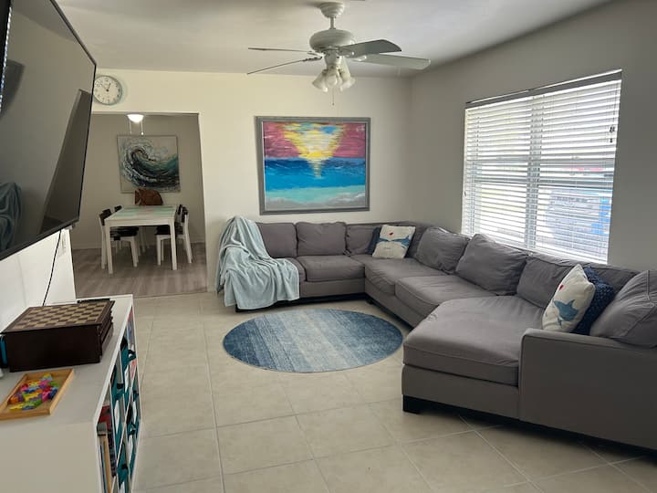 A Little Slice Of Paradise, 2.4 Mi To The Beach! - 베니스