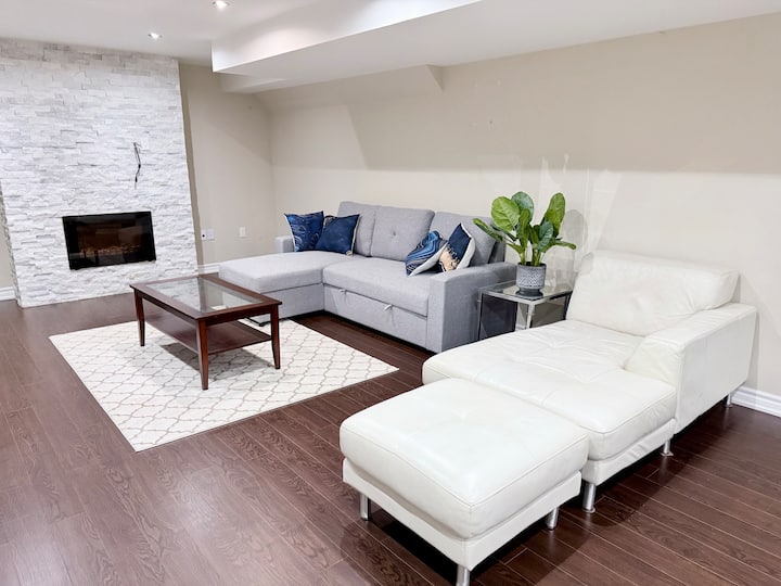 Spacious Guest Suite In Ajax On + Free Parking - ピカリング