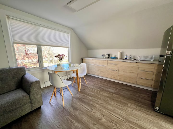 Upstairs Suit - Yorkton