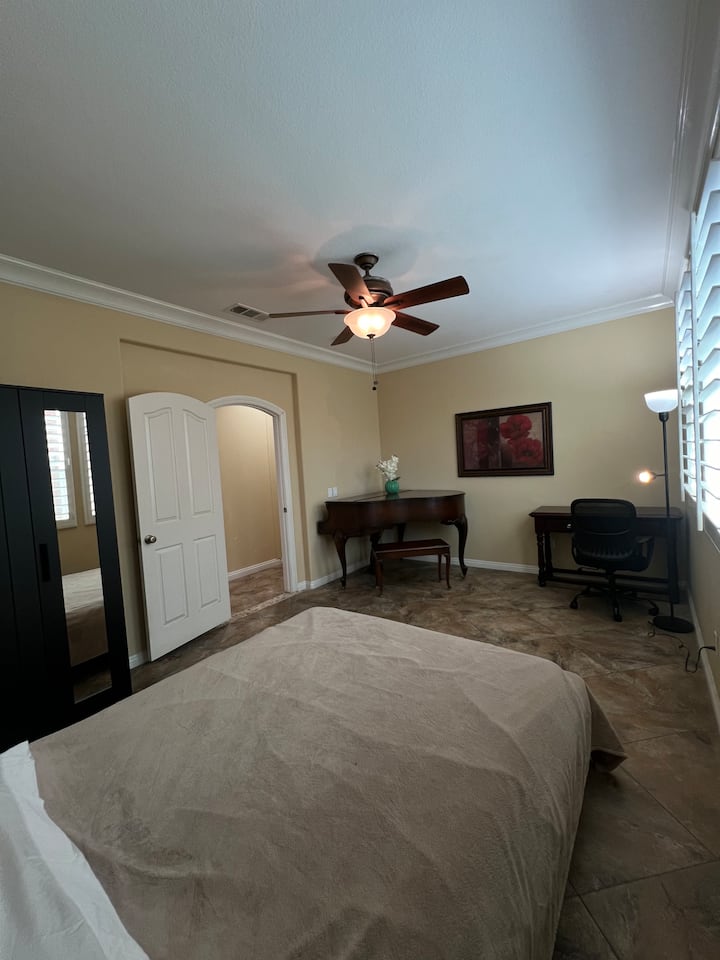 Suite 102 - Peaceful Suite With Its Own Entrance - Corona, CA