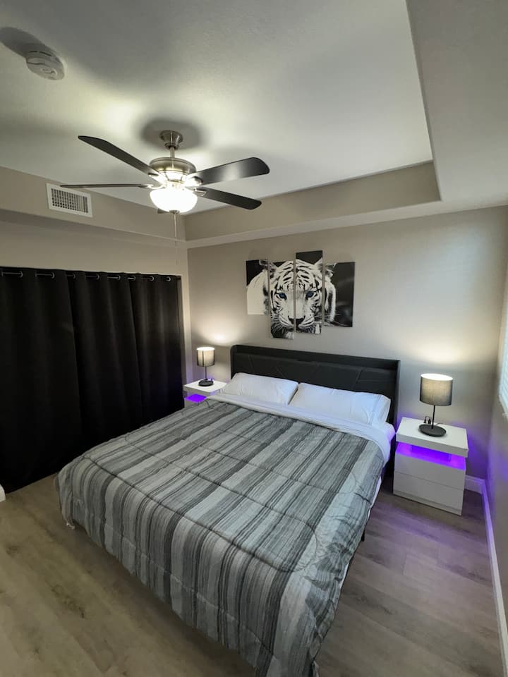 Modern Condo Near The Las Vegas Strip & Airport! - Henderson, NV