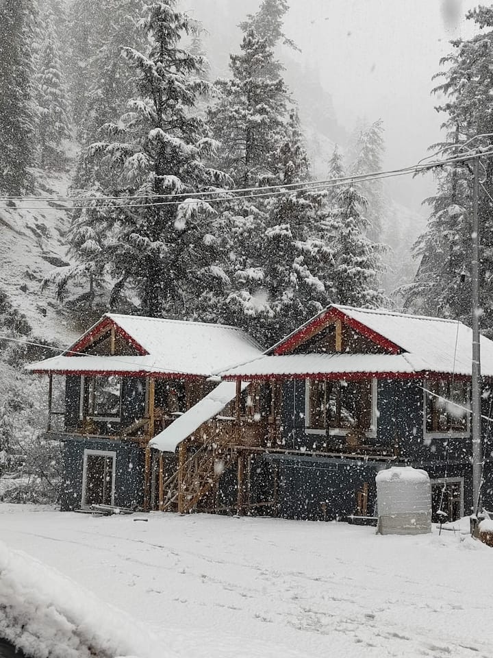 Luxury Chalet In Sainj Valley By @Plains2pahad - Mandi