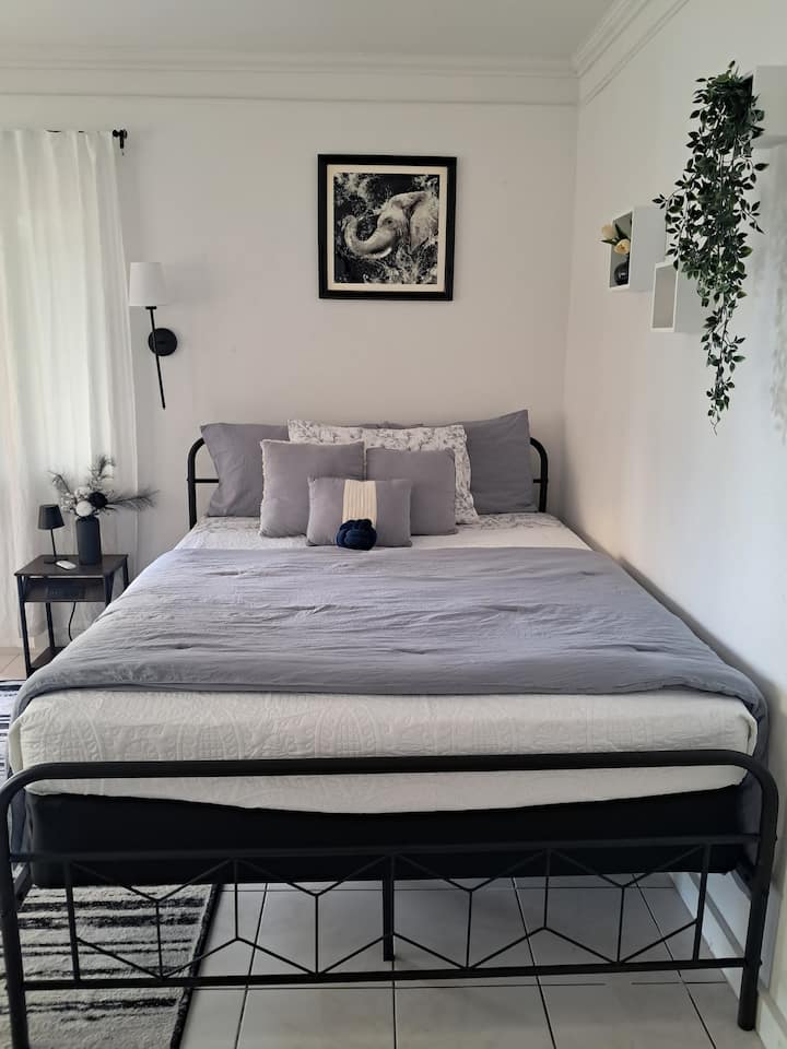 Charming Retreat Near The City - Nassau