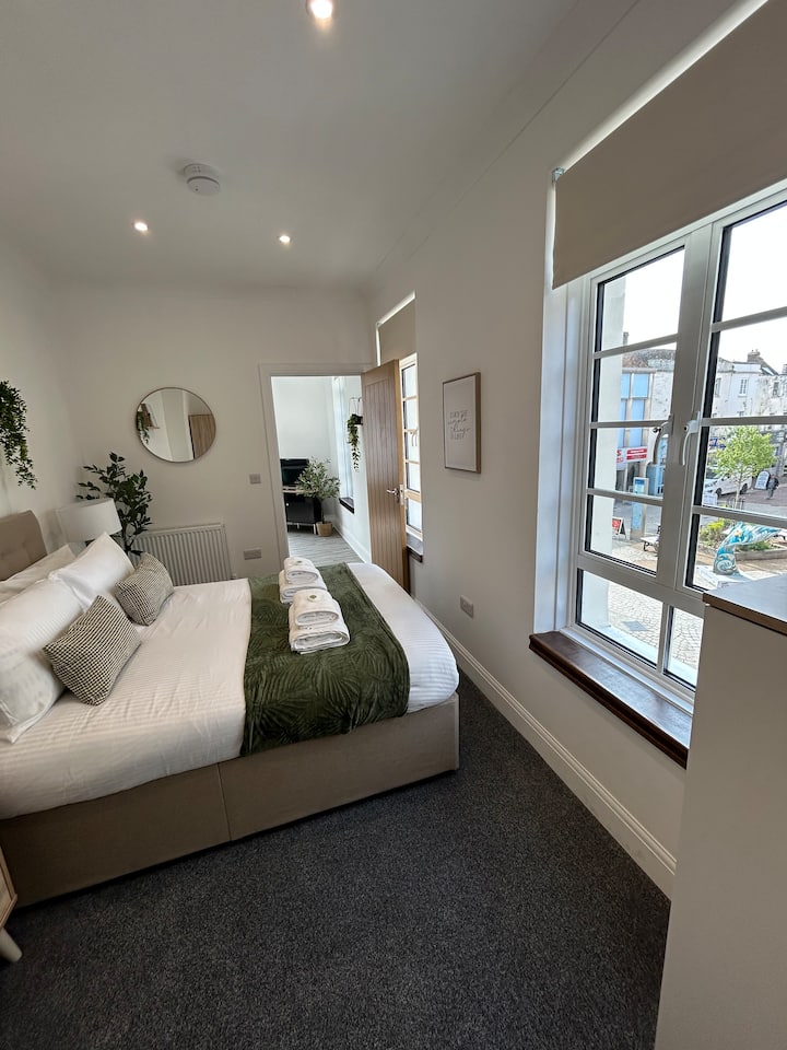 One Bed Flat - Poole High Street - Dorset