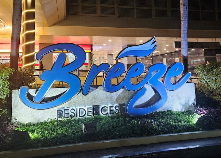 Smdc Breeze Residences Roxasblvd Nr Picc, Starcity - Manila