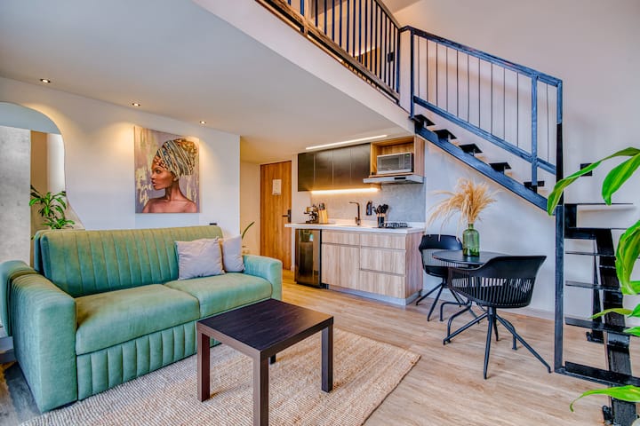 C205 Duplex En Granada | Encanto Urbano | Zona Top - 