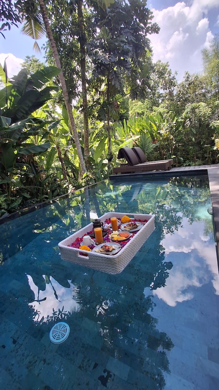 Tropical Private Pool Villa + Floating Breakfast - Indonesia
