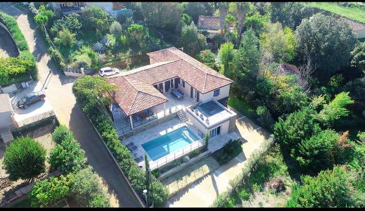 Villa 8 Personnes Avec Piscine - Oletta