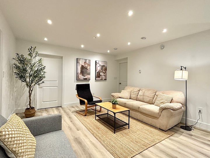 Vancouver Spacious Private Garden 1br Suite - Vancouver