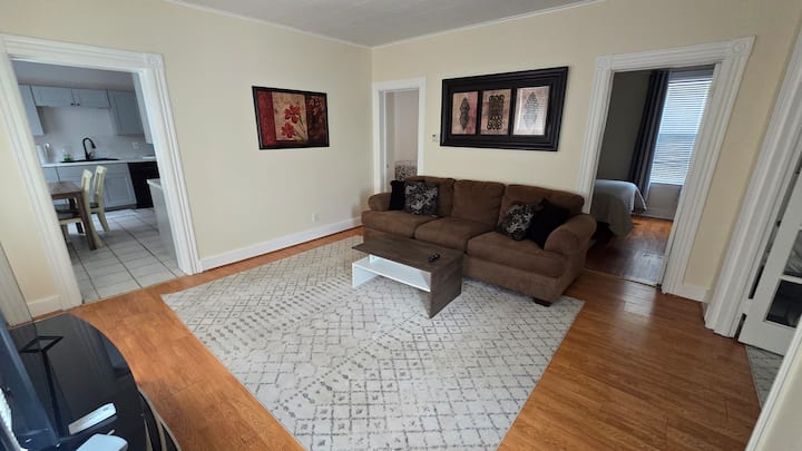 Reflect-near College & Hospital *Can Sleep Upto 6 - Utica, NY