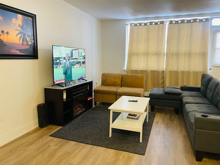 Bright & Airy City Apartment - Peterborough