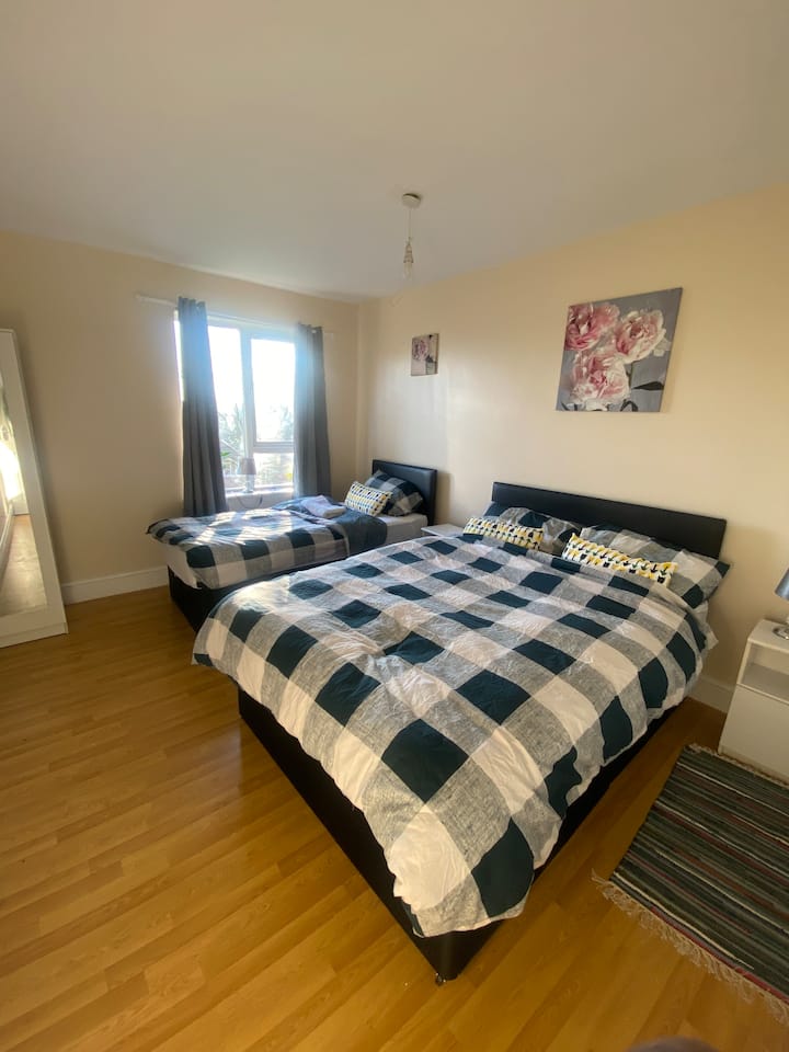 4 Beds Room 20 Mins To City Centre (Free Parking) - Bromsgrove