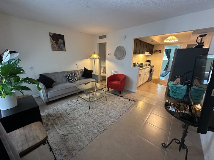 Davis Islands Apartment - Tampa, FL