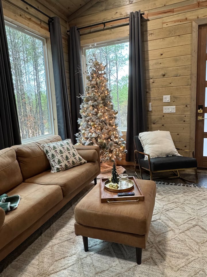 Luxurious Couple's Getaway - Decorated - 브로큰 바우