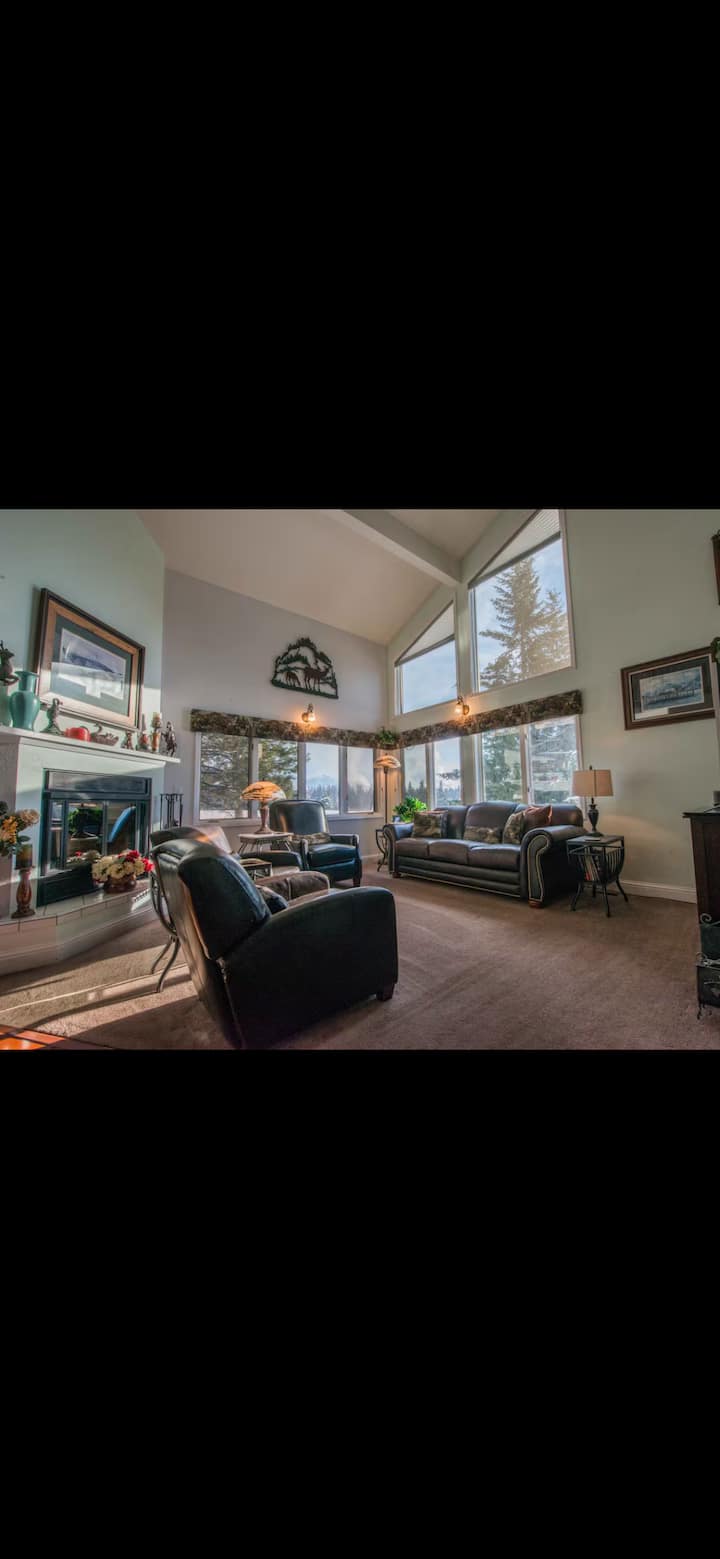 Mountain De-light Condo - Columbia Falls, MT