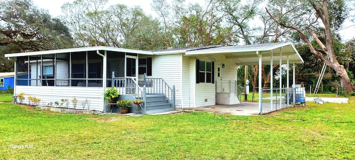 House On One Acre Of Land. - Wesley Chapel, FL
