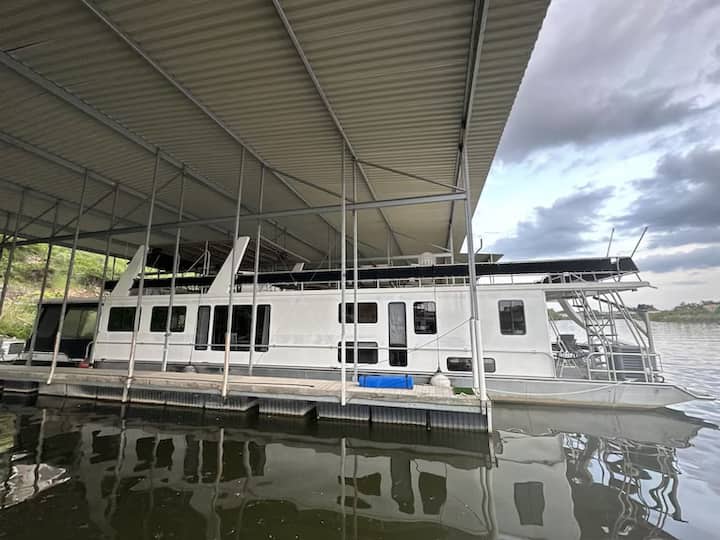 Big Orange Houseboat At Vol Landing - Knoxville, TN