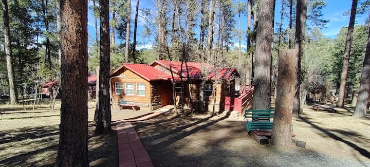 Little Red Rooster Cabin - Ruidoso, NM